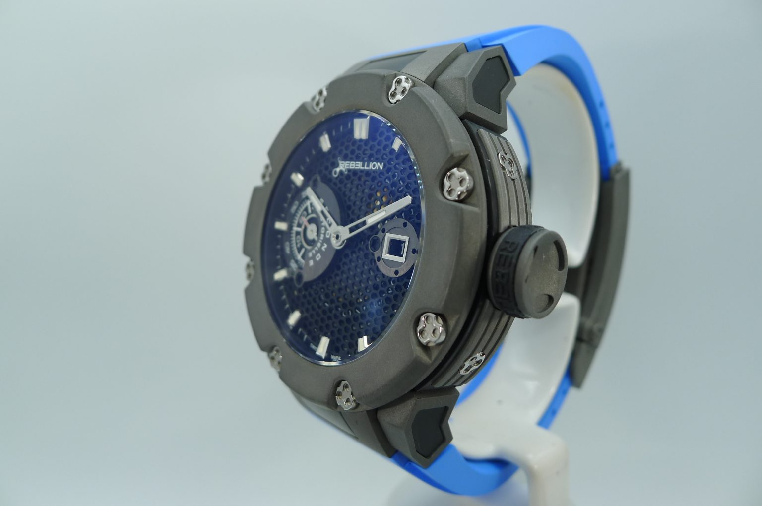 REBELLION PREDATOR – Militare Watch